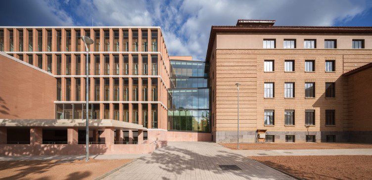 Visita Edificio de la Facultad de Filosofía y Letras
